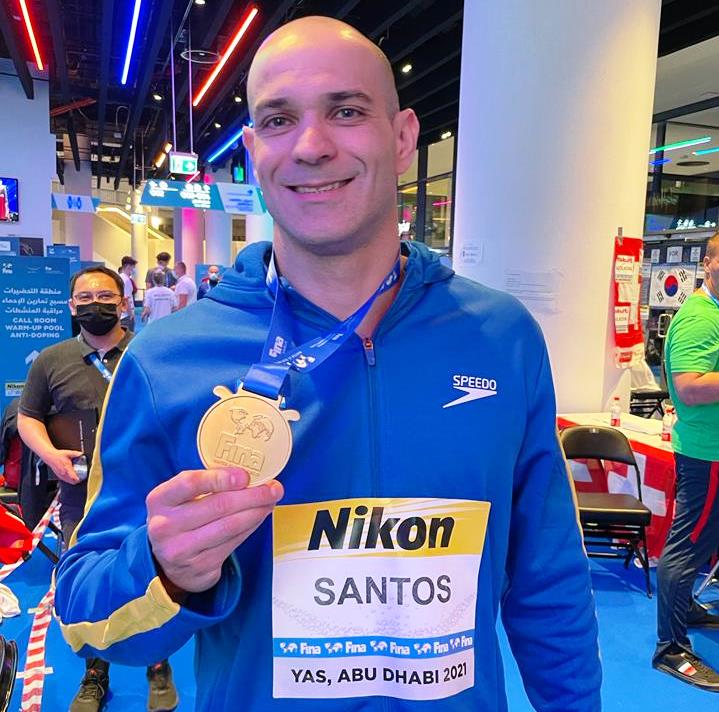 Nicholas Santos faz história e é tricampeão Mundial dos 50m borboleta ...